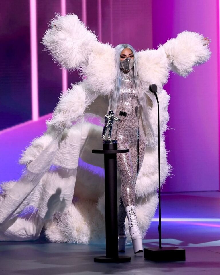Lady Gaga's stunning outfits at the MTV VMAs have got everyone talking ...