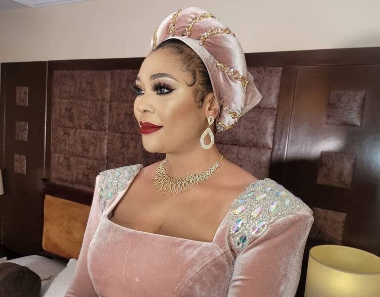 Ehi Ogbebor denies collecting Oluwo of Iwo's card in viral video ...