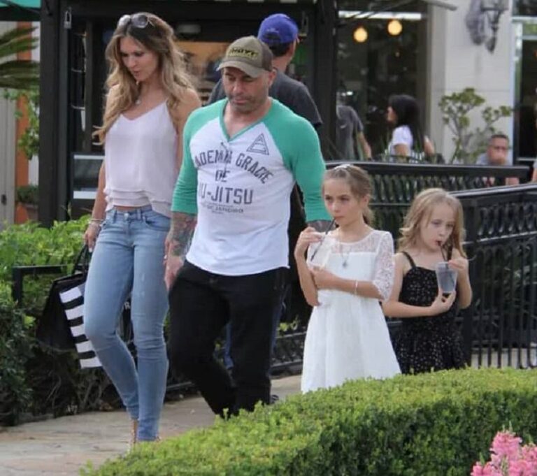 All about Joe Rogan's family, marriage, wife and kids - DNB Stories Africa