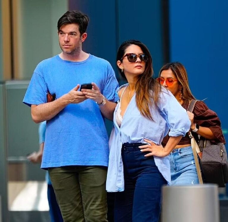 John Mulaney Bio: Age, Family, Parents, Marriage, Wife, Kids - DNB ...