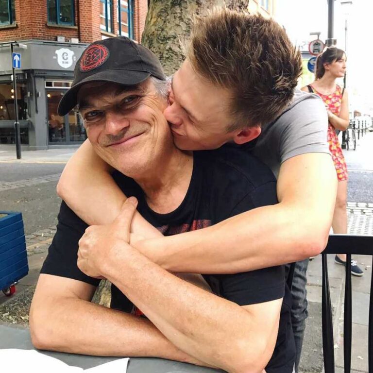 All about Caspar Lee's family, marriage, wife, girlfriends, kids - DNB ...