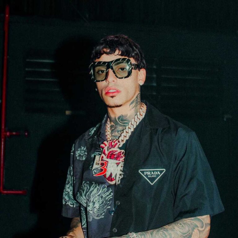 Luar La L's Biography: Age, Career, Wife, Girlfriends, Kids - DNB ...